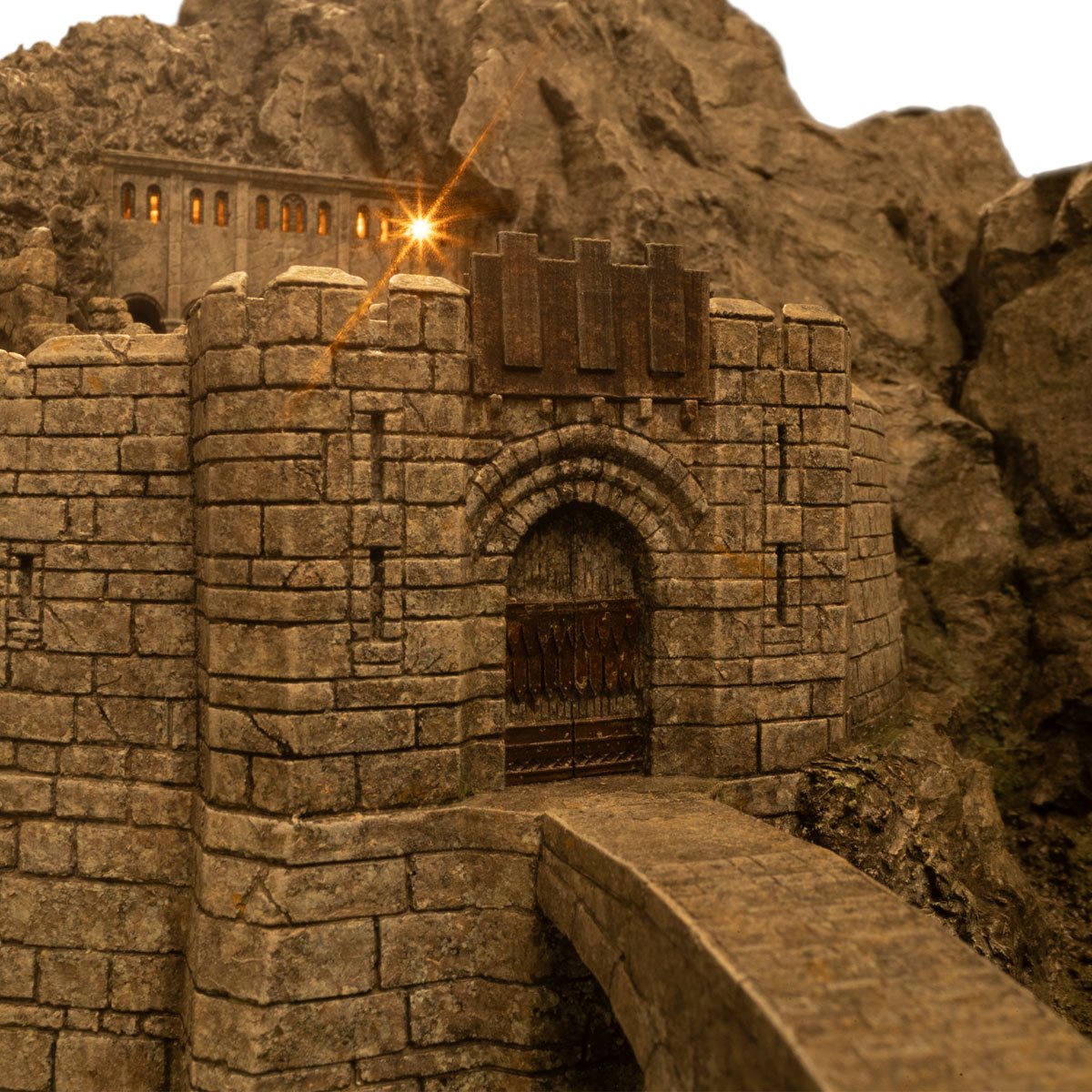 The Lord of the Rings Helm's Deep Environment Statue
