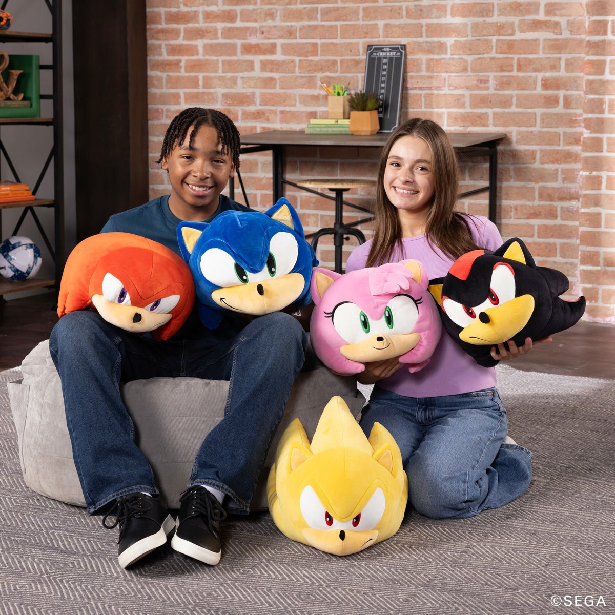 Club Mocchi Mocchi Sonic the Hedgehog Super Sonic Mega 15-Inch Plush