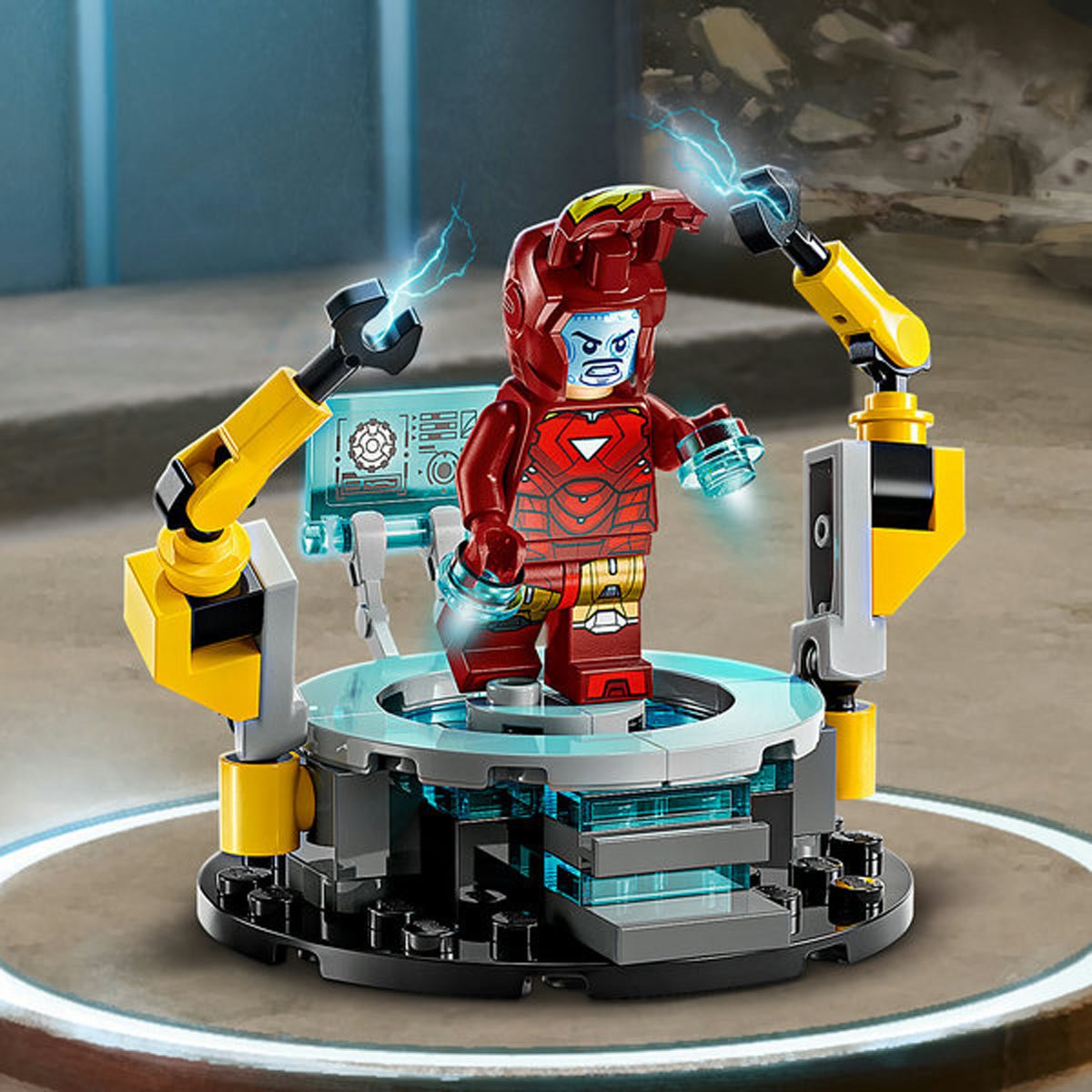 LEGO 76315 Iron Man's Laboratory: Hall of Armor