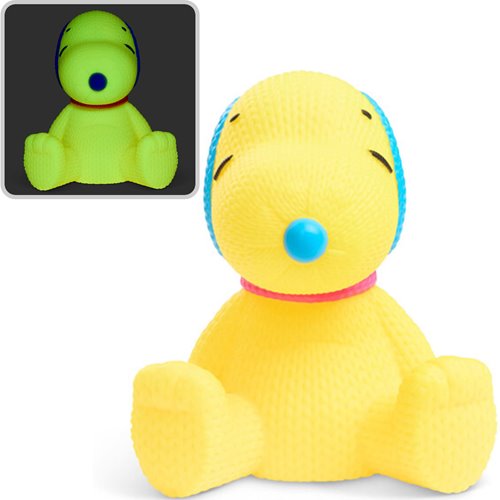 Peanuts Snoopy #423 Black Light Handmade by Robots Vinyl Figure