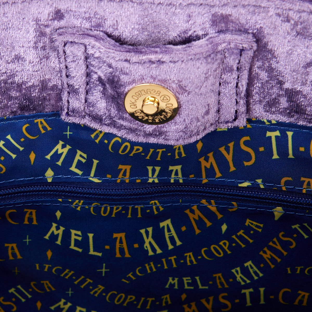 Hocus Pocus Velvet Broom Handle Handbag - Entertainment Earth